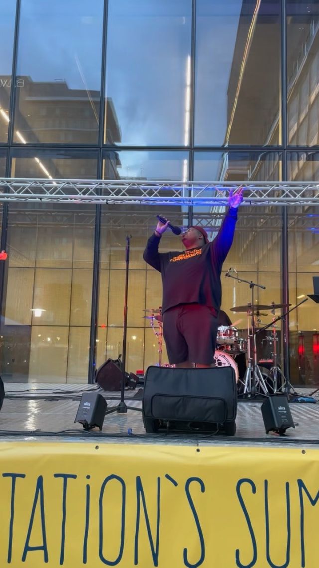 Cosmos Café - Reston Station